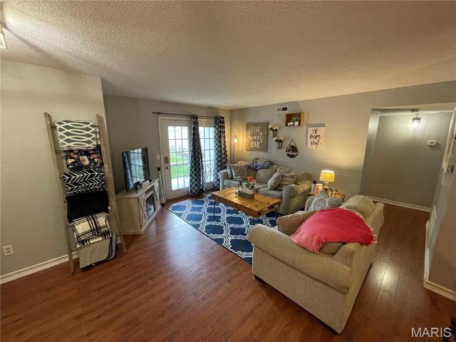 3417 Country Stone Manor Dr, Unit F, Manchester, MO 63088 | MLS #26019 | Compass