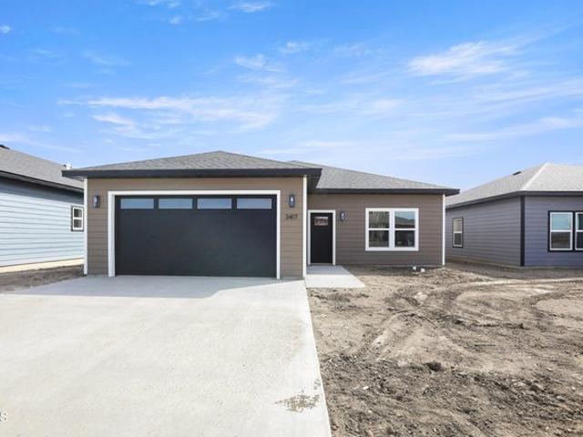 3417 35th St W, Williston, ND 58801