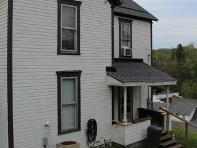 3418 Central St, Farmington, WV 26571