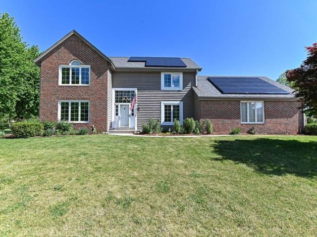 3418 Ridgeline Dr, Waukesha, WI 53188