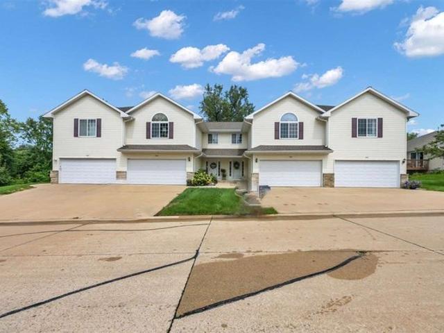 3418 Stoneview Cir SW, Cedar Rapids, IA 52404