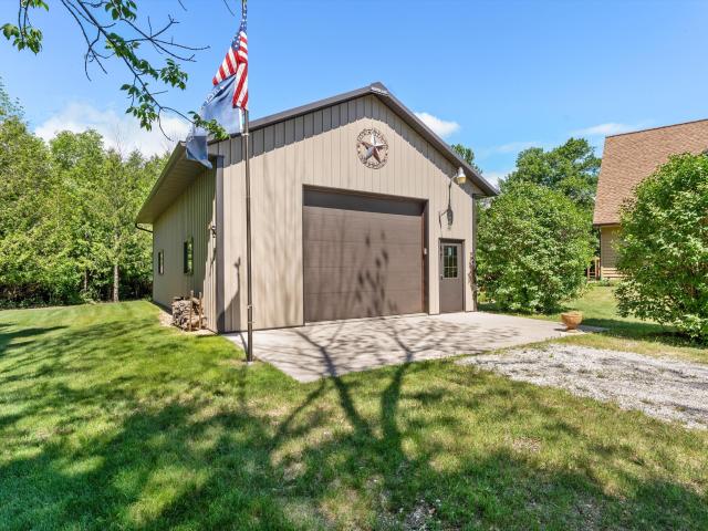 3418 W Twin Ln