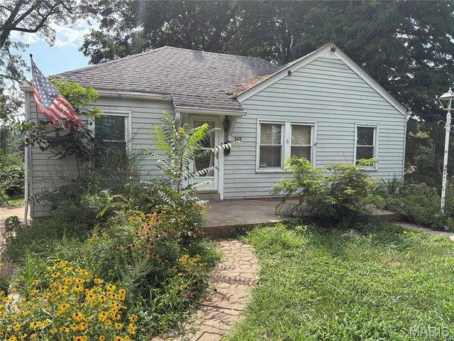 3419 Westridge Ln, Saint Louis, MO 63074