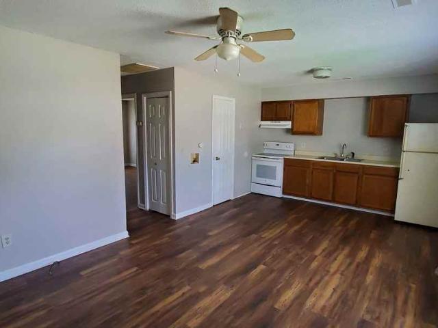 3410 Calumet Place 2 Bedroom Apartment for Rent at 3410 Calumet Pl, Greensboro, NC 27405