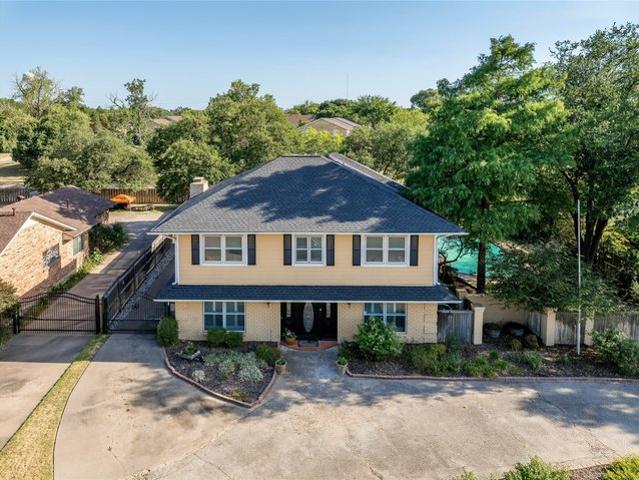3410 Country Club Rd, Pantego, TX 76013