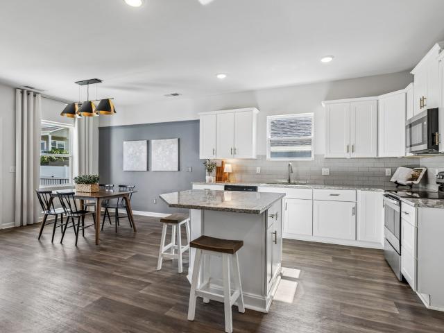 3410 Hattie Ln