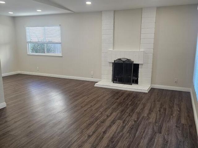 3410 Via Marina Avenue