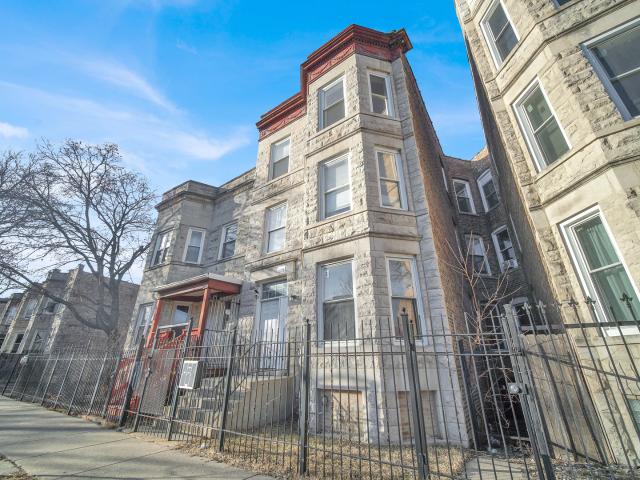 3410 W Walnut St, Chicago, IL 60624 | Compass