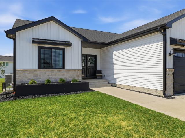 3411 NW Reinhart Drive
