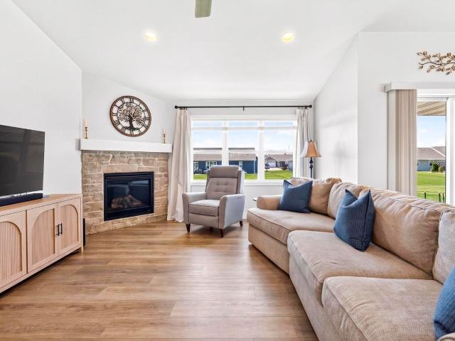 3411 e aquamarine avenue