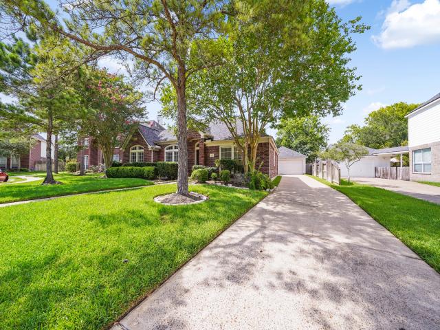 3411 Farnham Circle