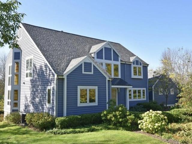 3411 W River Dr, Mequon, WI 53097