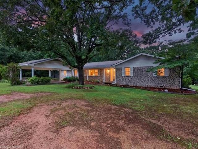 34127 Ridge Rd, Poteau, OK 74953