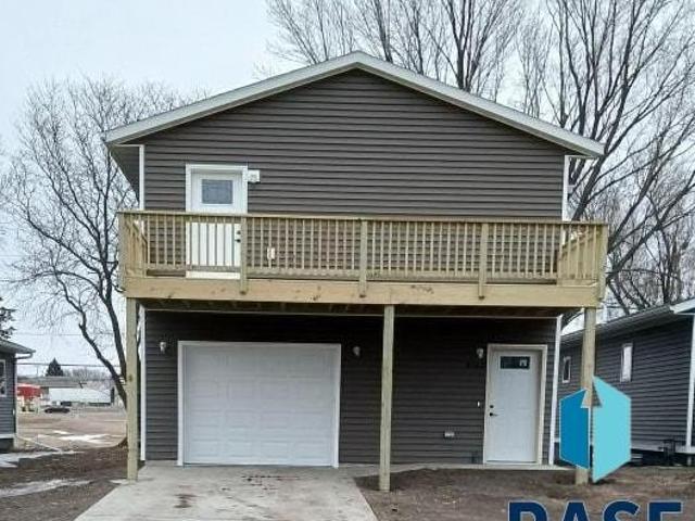 3412 N 10th Ave, Sioux Falls, SD 57104