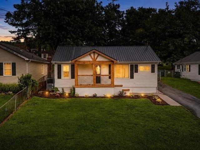 3412 Bloomingdale Rd, Kingsport, TN 37660