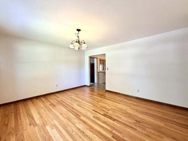 3412 Greenwood Dr