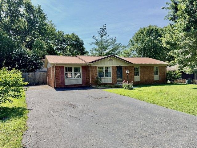3412 Greenwood Dr, Hopkinsville, KY 42240