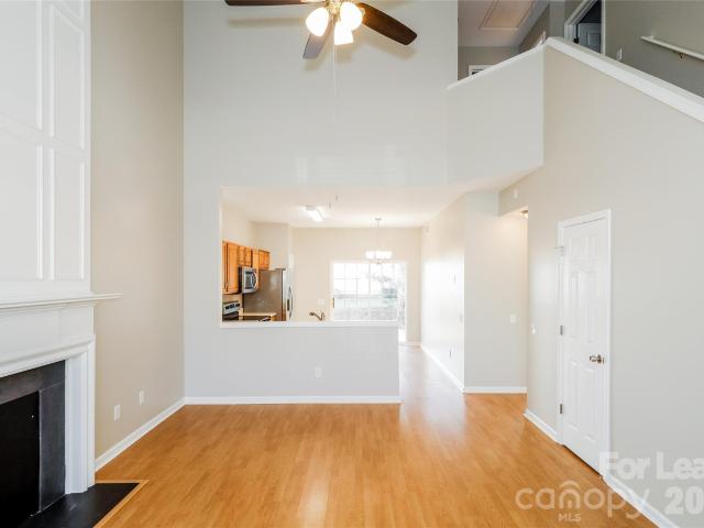3412 Laurenhurst Lane