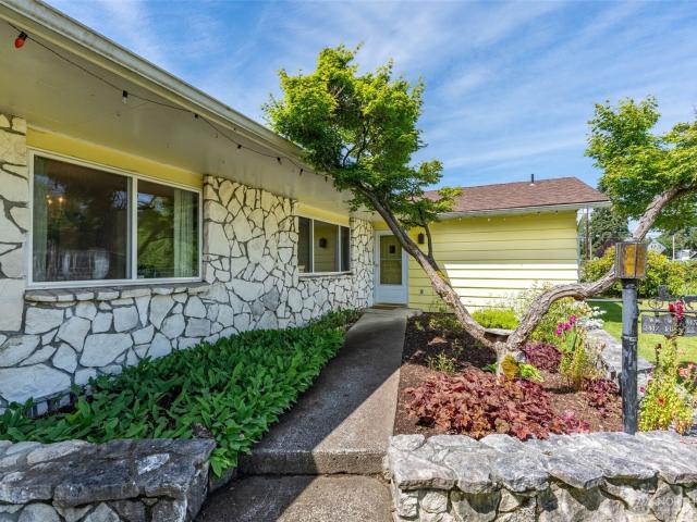 3412 Russell Road