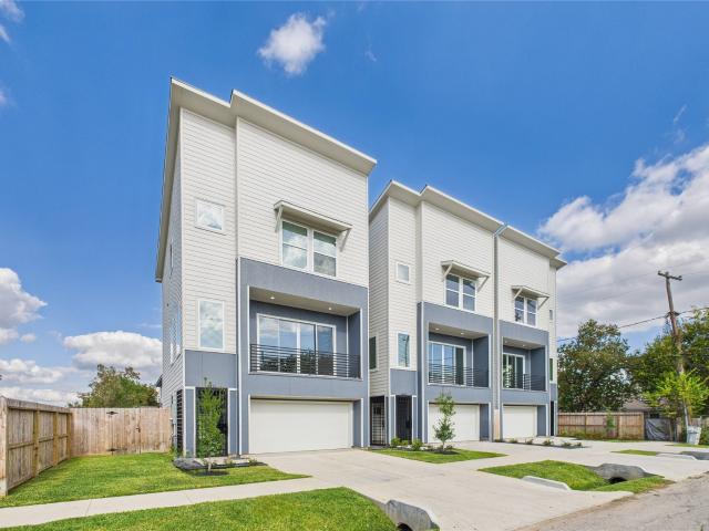 3413 Daphne Street