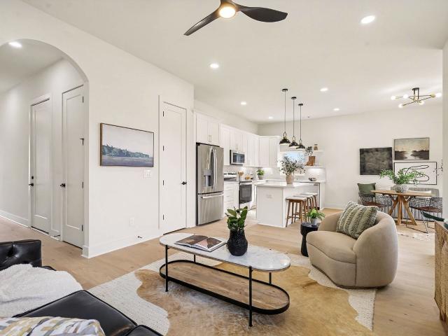 3413 Hydes Ferry Rd