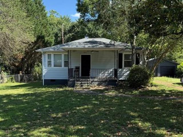 3413 1st Avenue Cir NW, Hickory, NC 28601