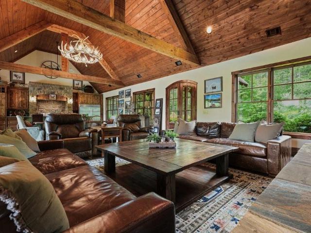 341 Blackberry Trail