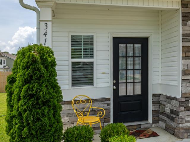 341 Geneva Ln