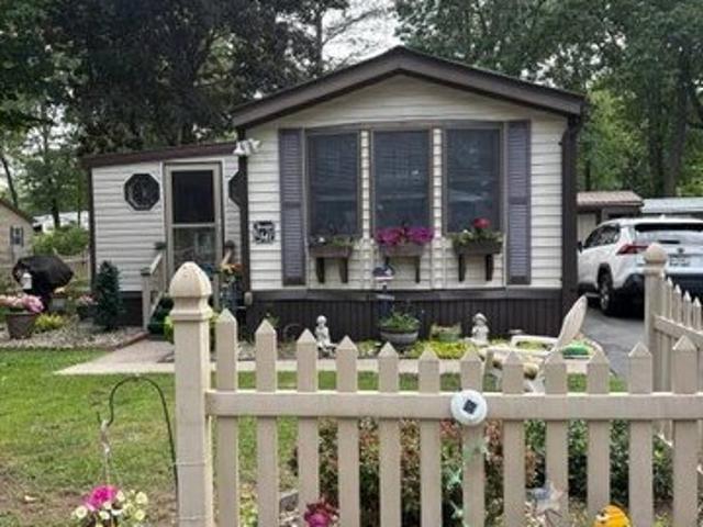 341 Diane Ln, South Glens Falls, NY 12803