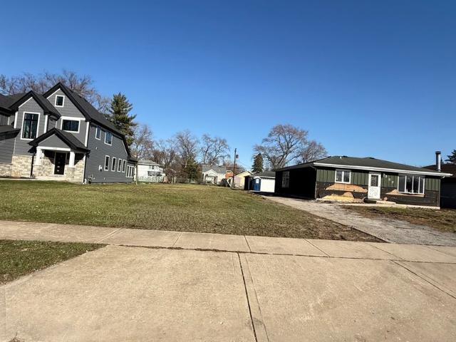 341 OAK Avenue