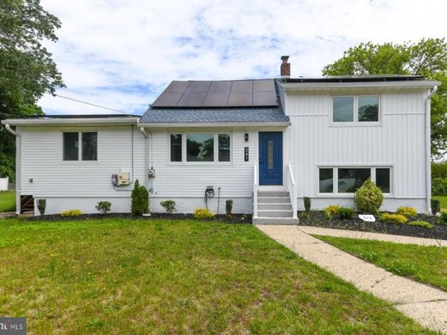 341 Larch Ave, West Berlin, NJ 08091