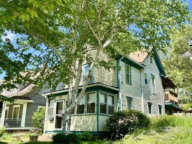 341 Lincoln Ave, Council Bluffs, IA 51503