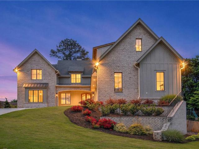 341 Mockingbird Lane SE