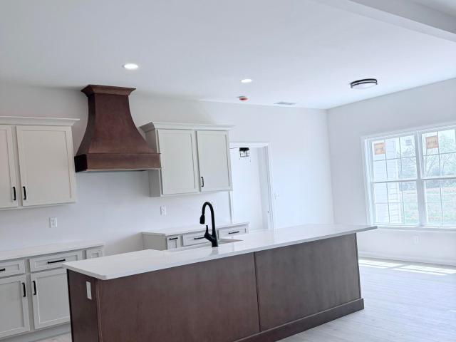 341 Mohegan Trail