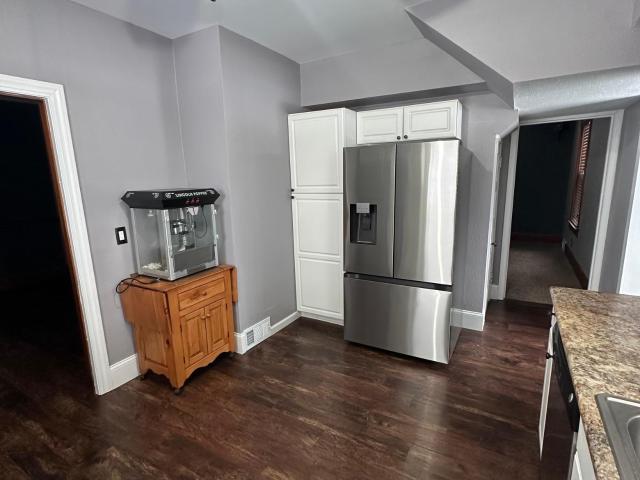 341 Main Street E