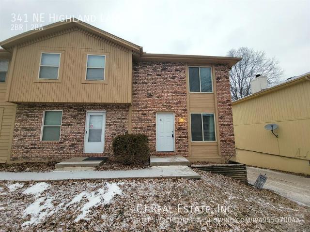 341 NE Highland Lane, 2 beds, 1 full and 1 half bath