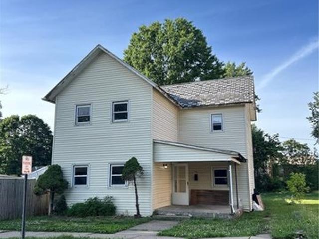 341 Saint Clair Ave SW, New Philadelphia, OH 44663