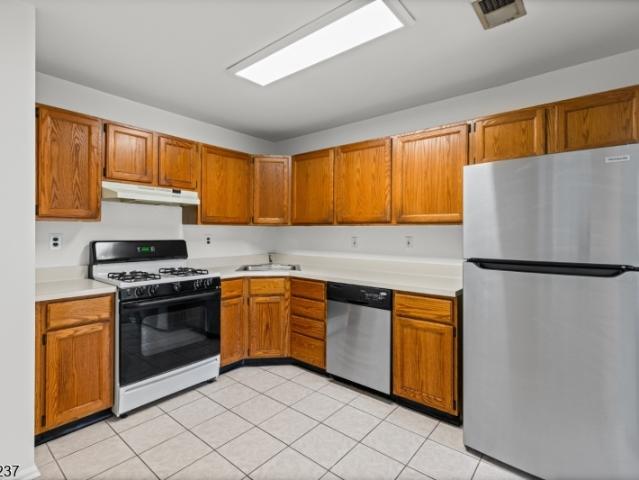 341 Silvia St