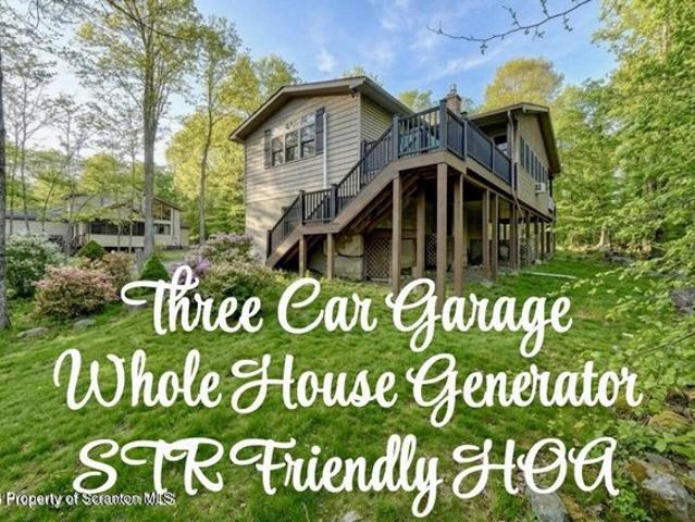 341 Packanack Dr, Clifton Township, PA 18424