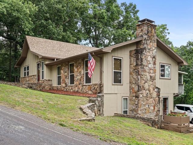 341 River Dr, Branson, MO 65616