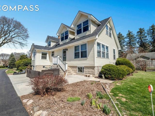341 W Austin Ave, Libertyville, IL