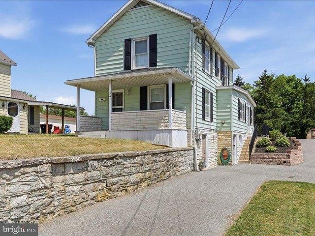 341 W Baltimore St, Greencastle, PA 17225