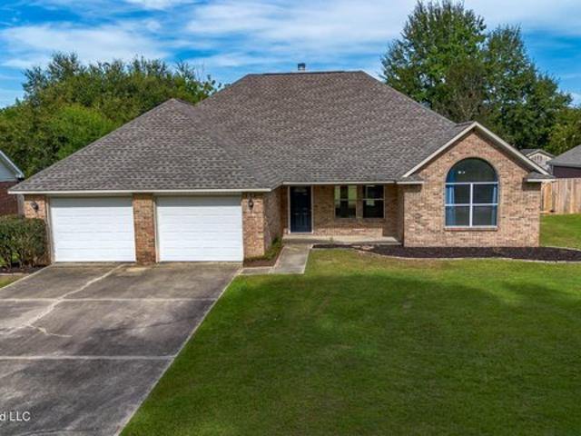 3424 N 9th St, Ocean Springs, MS 39564
