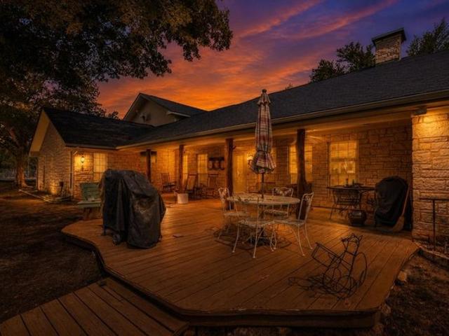 3424 Papoose Trl, Kingsland, TX 78639