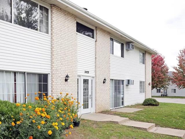 3424 3 Hemlock Pl NE, Cedar Rapids, IA 52402