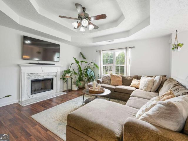 3425 One Horse Lane