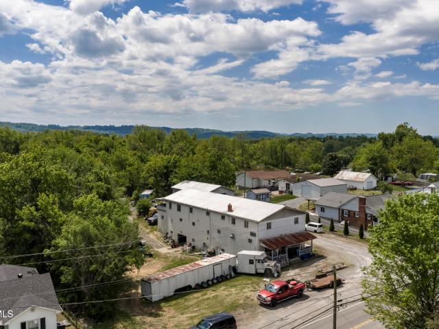 3425 Bloomingdale Road