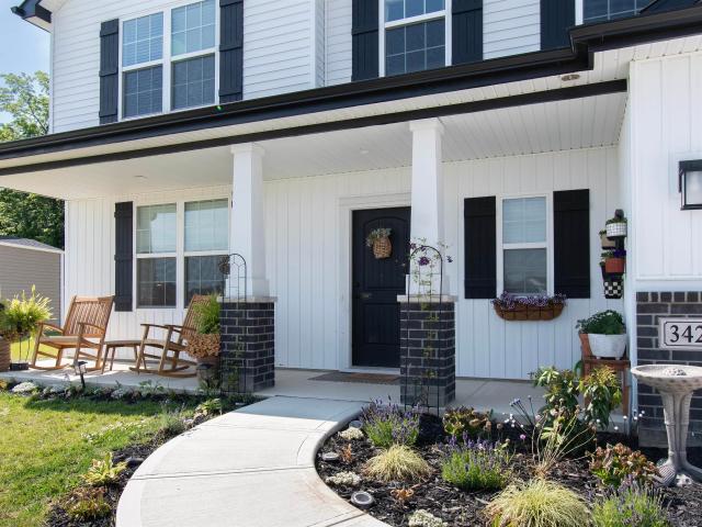 3425 Bruin Pass