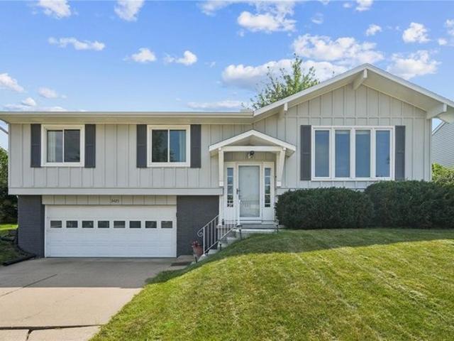 3425 Sue Ln NW, Cedar Rapids, IA 52405