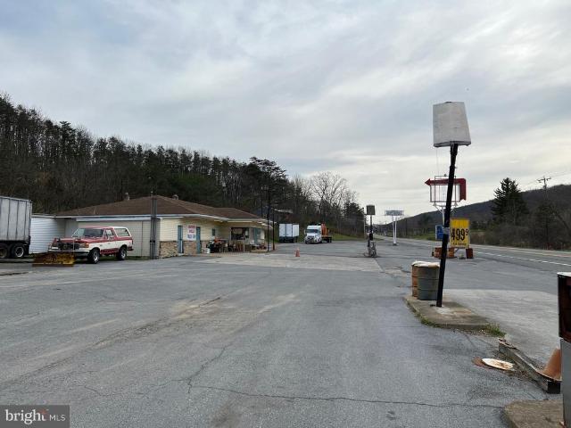 3425 Valley Road